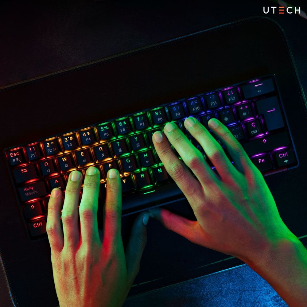Wireless vs. Wired Keyboard Gaming แบบไหนดีกว่าสำหรับเกมเมอร์?